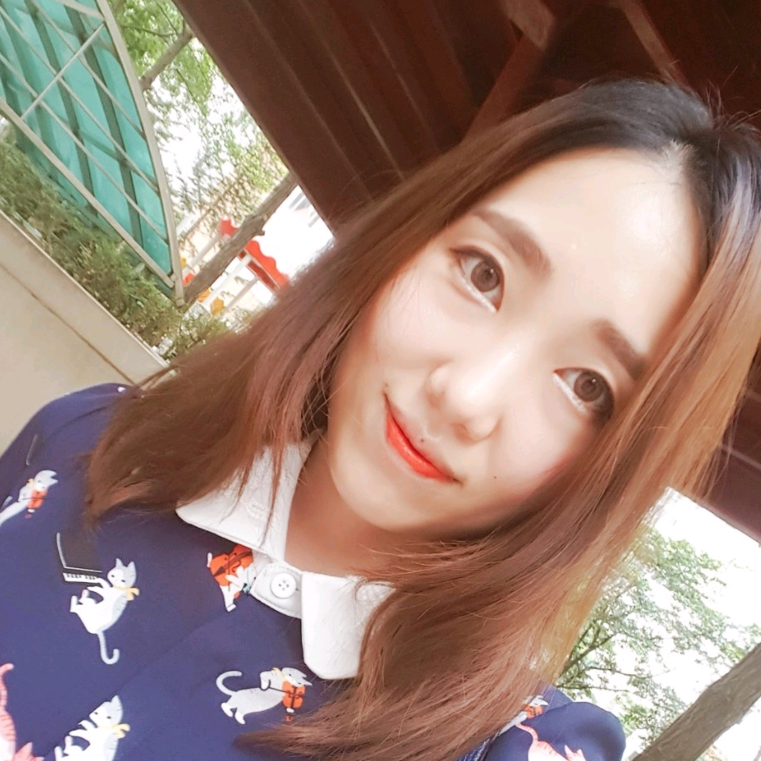 네이버 인플루언서 뷰스타릴리스의 홈